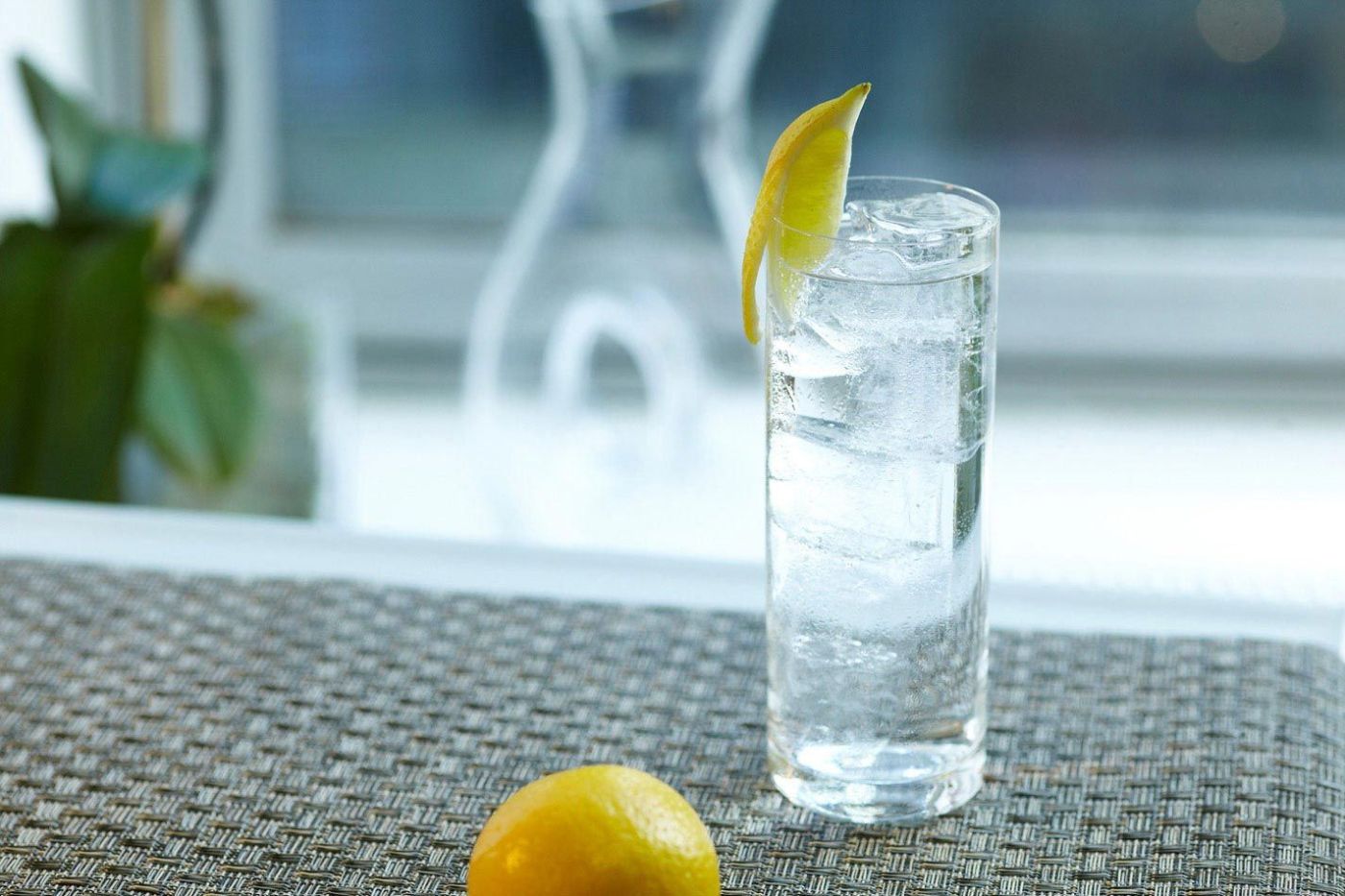 Tom collins: ¿Cómo hacer? Recetas e Ingredientes (Origen, Vaso y más)