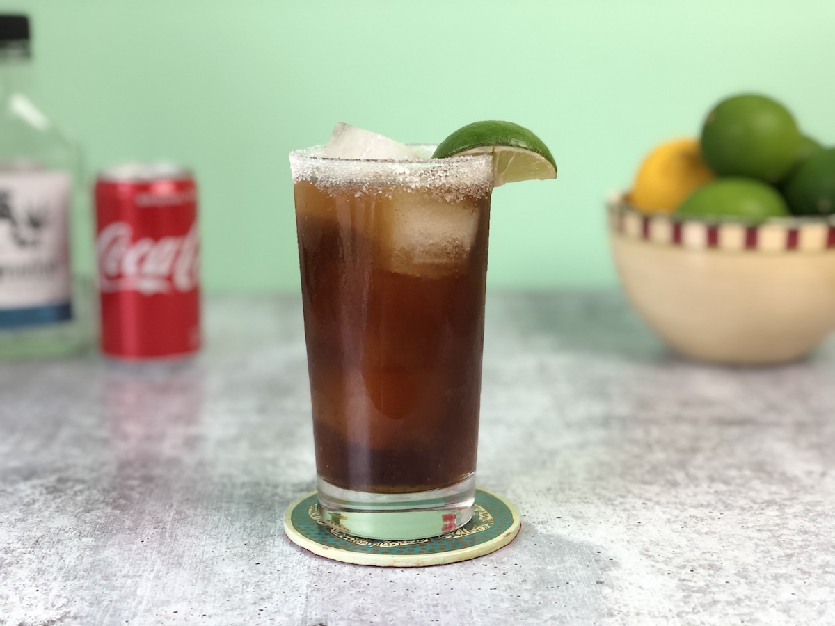 Cocktail Charro negro: ¿Cómo hacer? Recetas e Ingredientes (Origen)