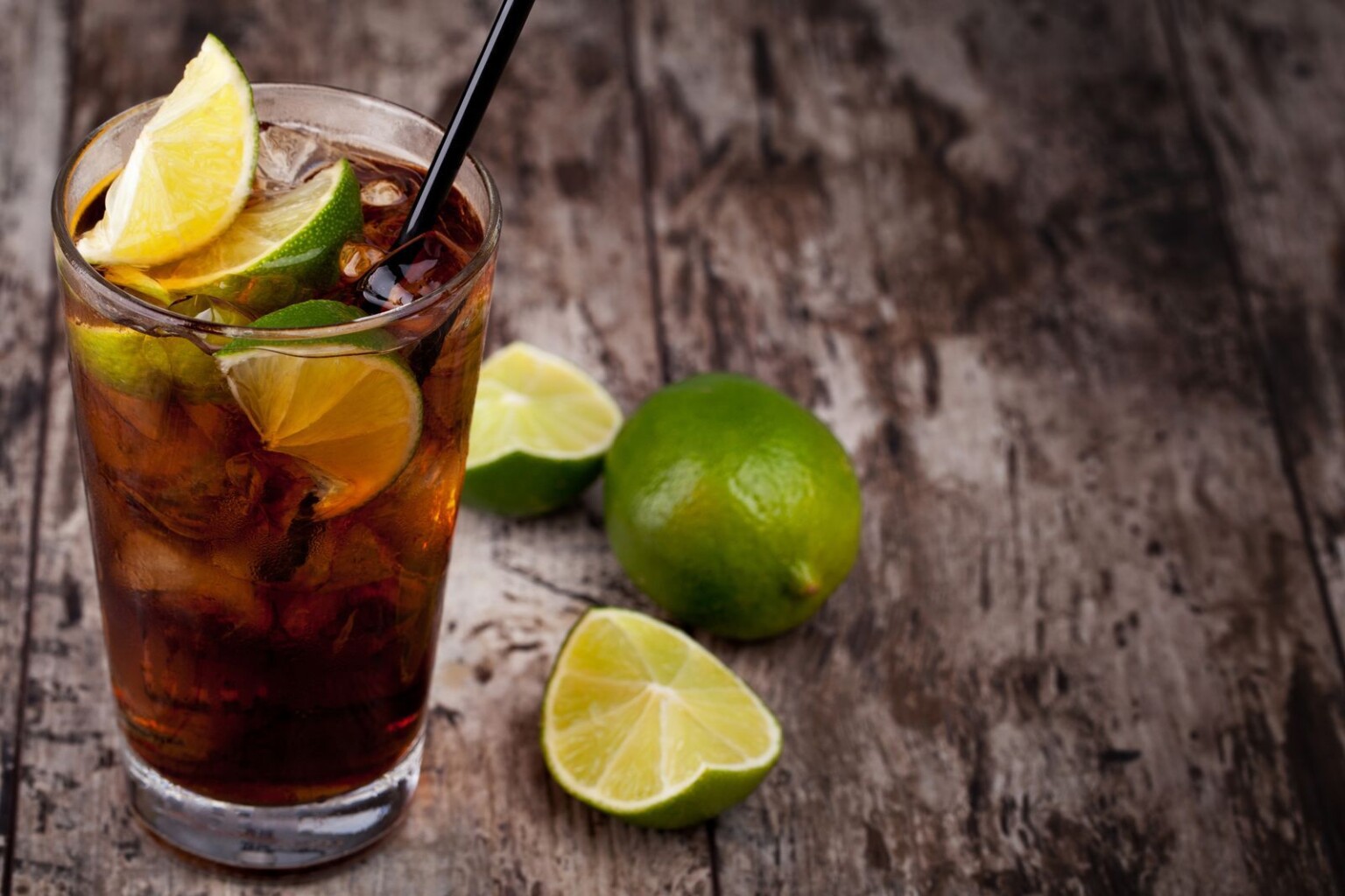 +12 Tragos con Ron Añejo ¡Delicioso sabor! Recetas + Ingredientes
