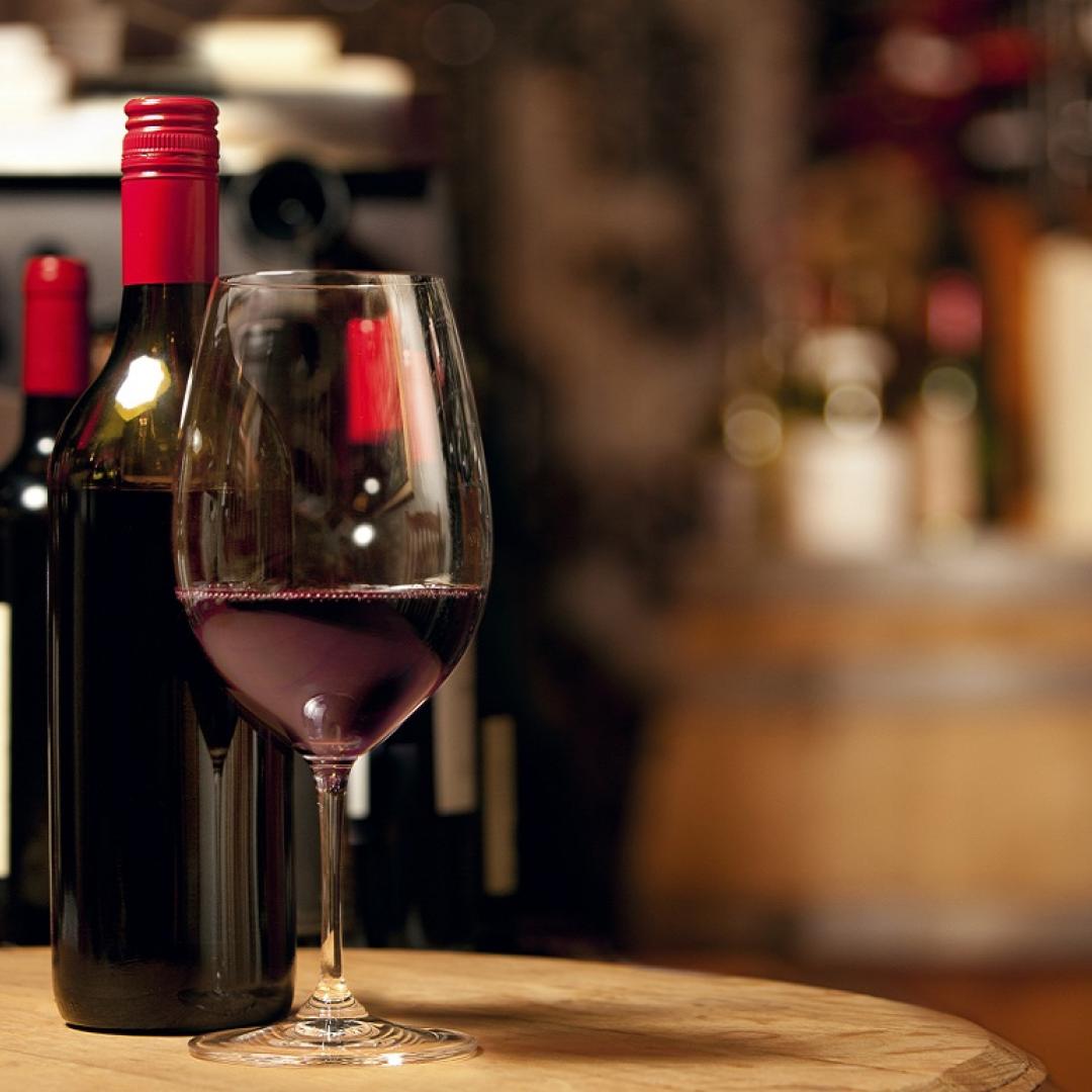 Vino Tinto Suave ¡Delicioso y fácil de beber! (Con los mejores PRECIOS)