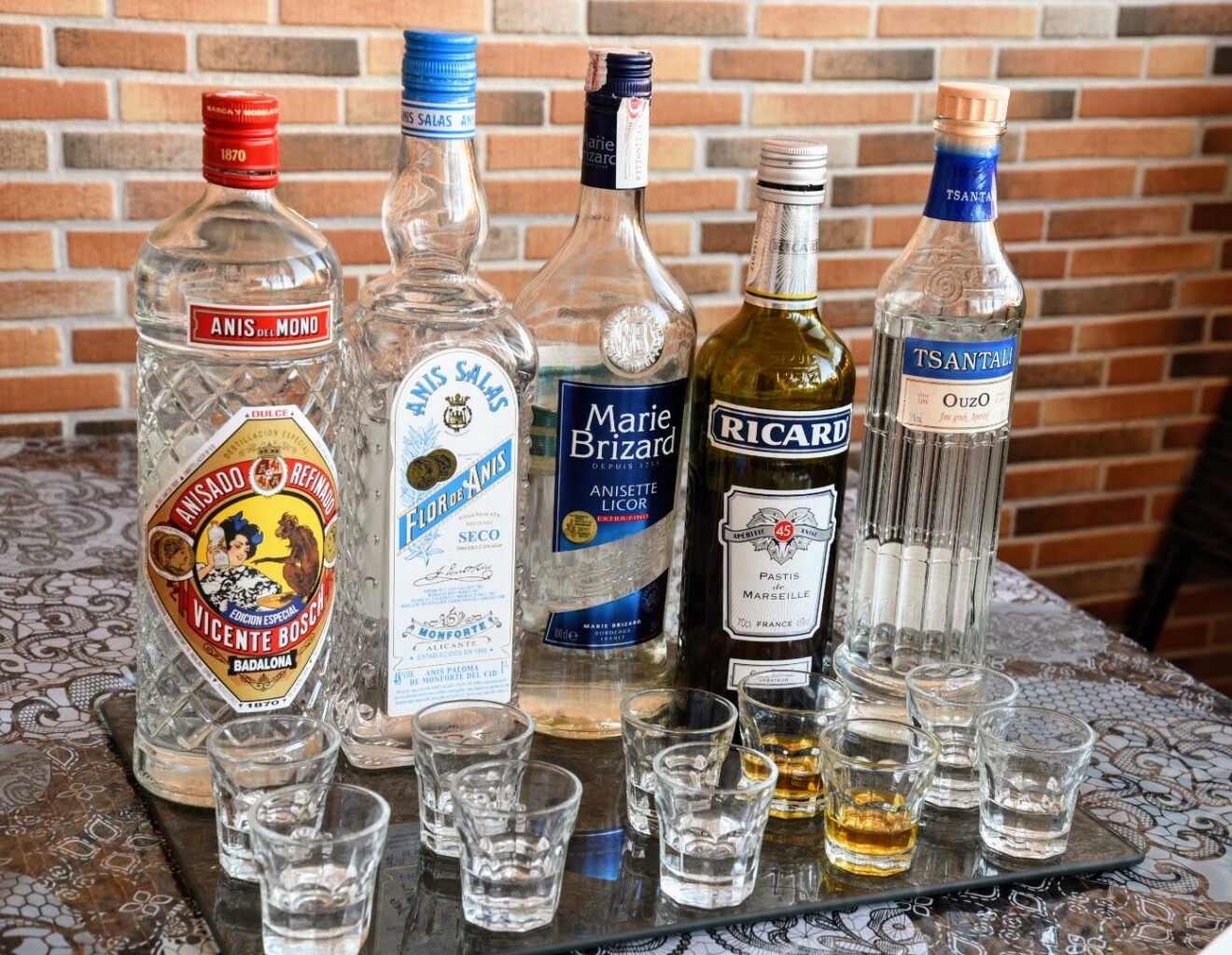 Licor de Anís ¡Una bebida dulce que encanta! ¿Que es? ¿Cómo tomarlo?