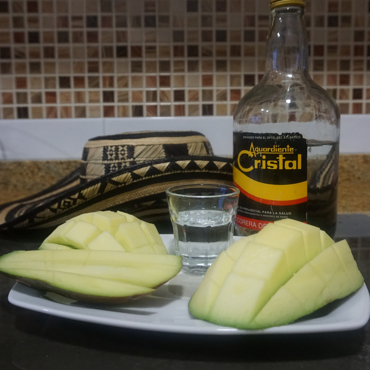 Guaro ¡Licor facil de combinar con otras bebidas! Origen + Beneficios