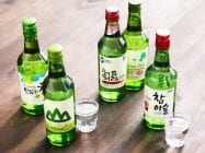 Soju ¿Cómo se debe tomar? ¡Bebida coreana que encanta! Origen y más