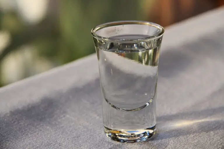 Grappa ¡Digestivo italiano! Beneficios + Ingredientes ¿Cómo se hace?