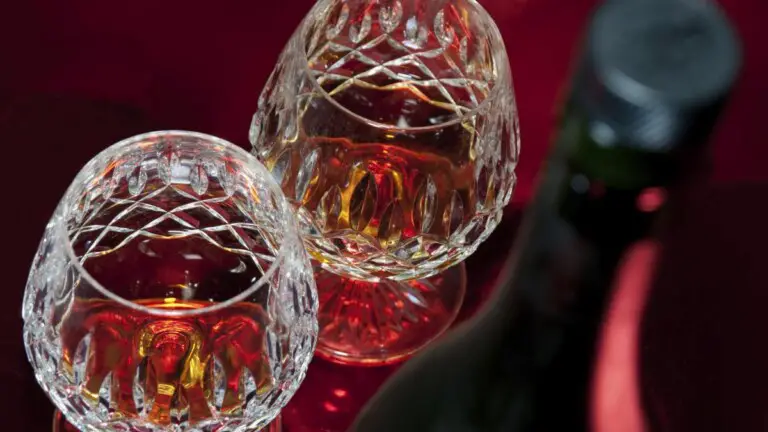 Licor de Fresas: ¿Qué es? ¡Receta FACIL de hacer! Beneficios y más