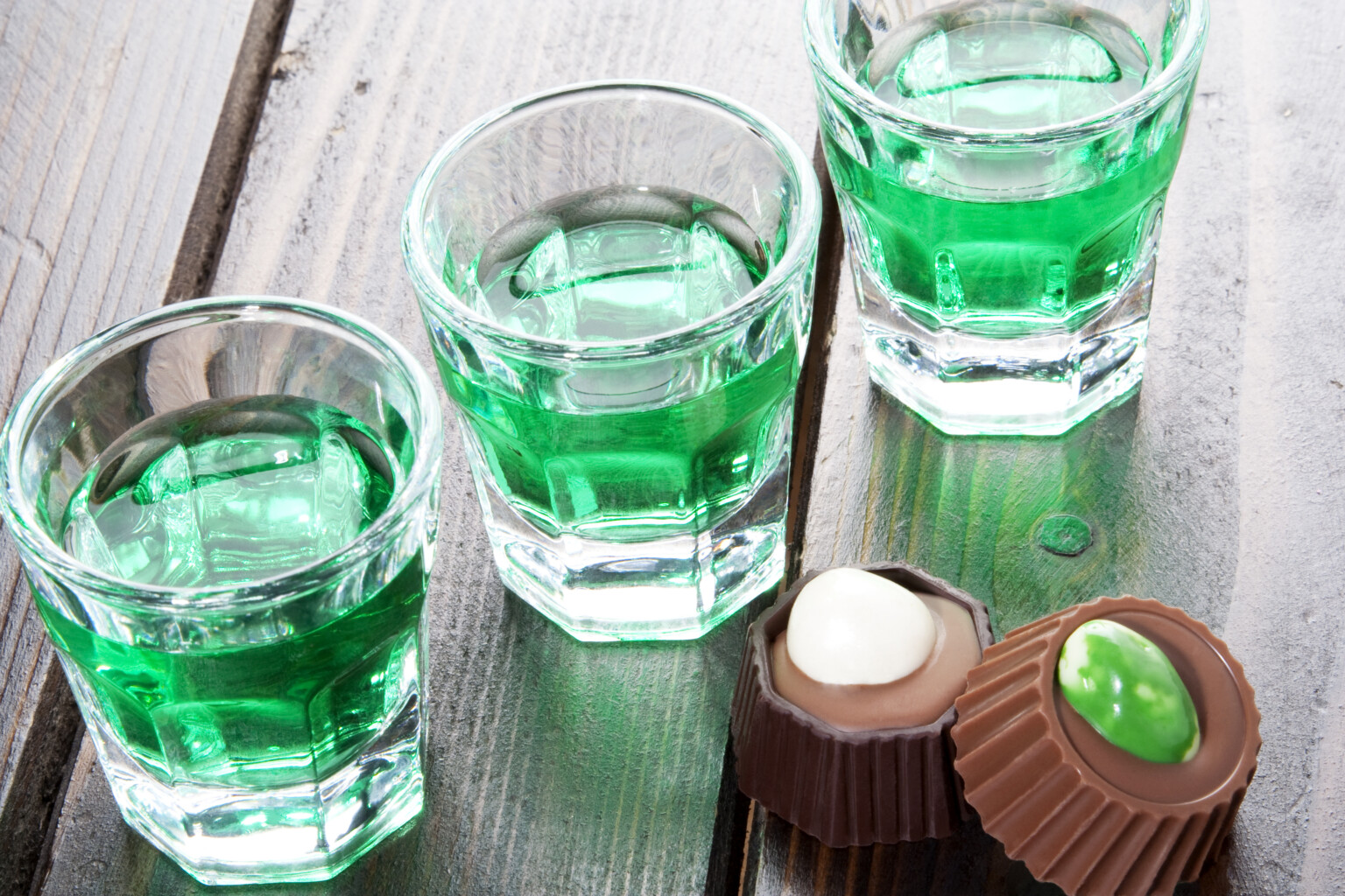 +12 Tragos con Licor de Menta ¡Frescos! Recetas + Ingredientes