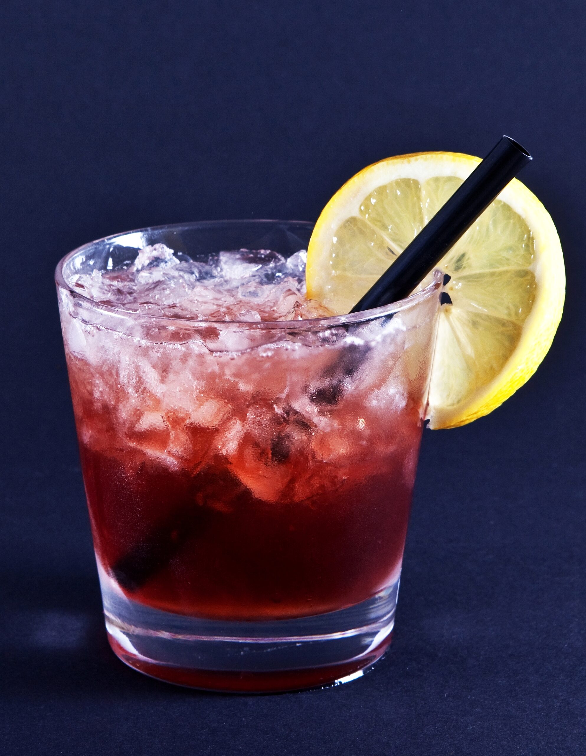 Cóctel Bramble ¿Cómo se hace? Receta + Ingredientes y más