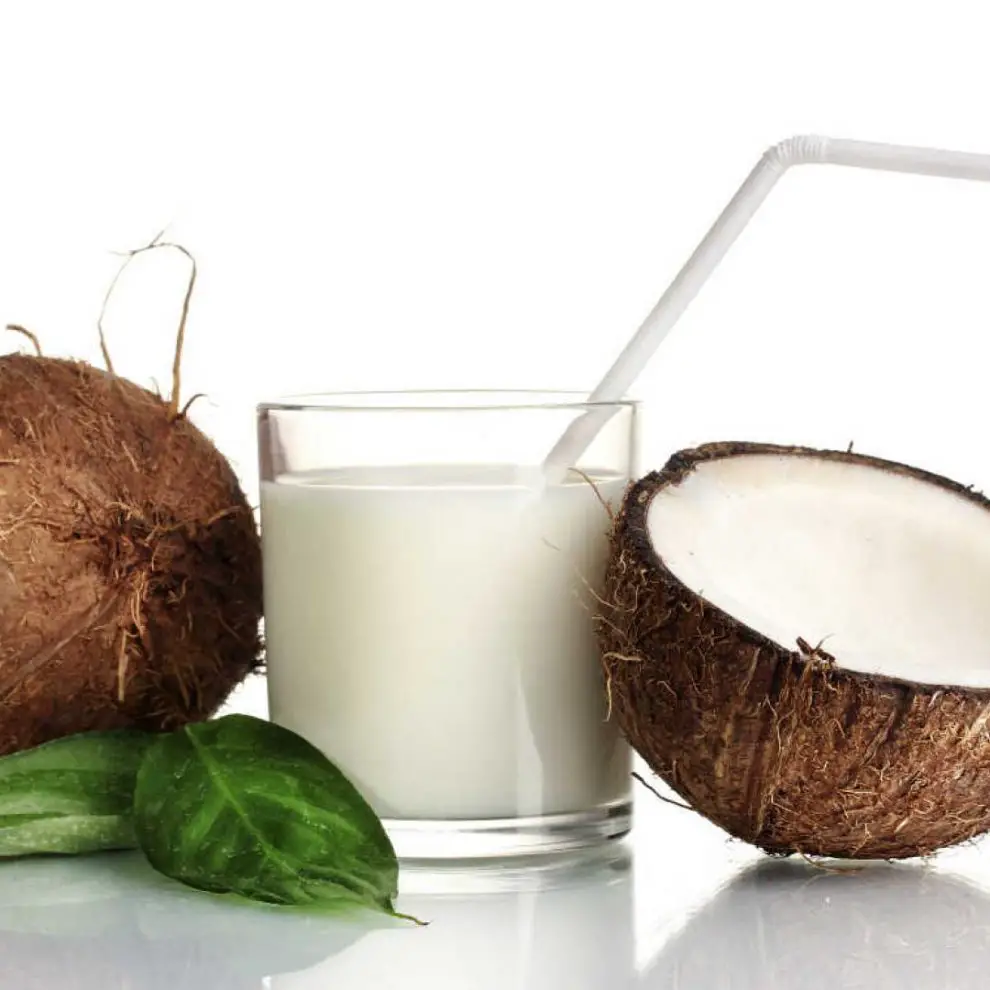 Agua de coco ¡Saludable y refrescante! - (Propiedades + beneficios)